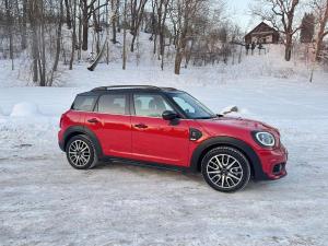 Red MINI Countryman 2024 in Vilnius, with an engine capacity of 2.00 L and mileage of 16 thousand km for 30900 €, photo 3 on AUTOMOTO.COM.LV