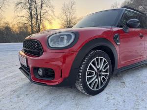 Red MINI Countryman 2024 in Vilnius, with an engine capacity of 2.00 L and mileage of 16 thousand km for 30900 €, photo 6 on AUTOMOTO.COM.LV