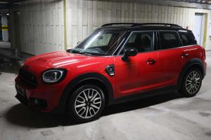 Sarkans MINI Countryman 2024 Viļņa, ar dzinēja tilpumu 2.00 L un nobraukumu 16 tūkst. km par 27900 €, foto 2 vietnē AUTOMOTO.COM.LV