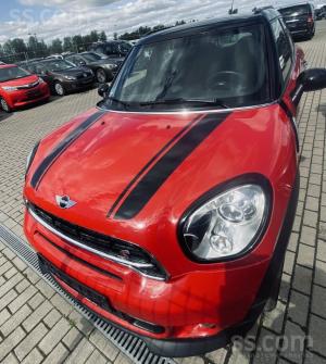 Red MINI Countryman 2015 in Riga, with an engine capacity of 2.00 L and mileage of 195 thousand km for 9650 €, photo 6 on AUTOMOTO.COM.LV