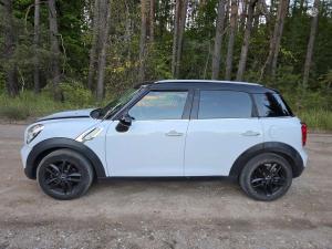 Balts MINI Countryman 2010 Viļņa, ar dzinēja tilpumu 1.60 L un nobraukumu 290 tūkst. km par 4300 €, foto 3 vietnē AUTOMOTO.COM.LV
