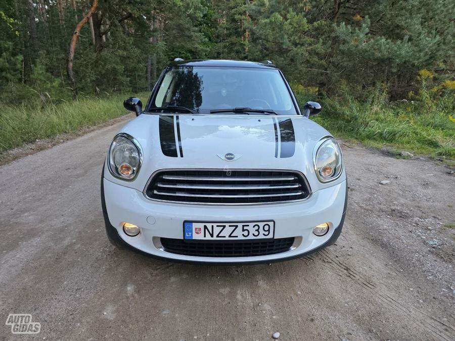 White MINI Countryman 2010 in Vilnius, with an engine capacity of 1.60 L and mileage of 290 thousand km for 4300 €, photo 3 on AUTOMOTO.COM.LV