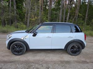 White MINI Countryman 2010 in Vilnius, with an engine capacity of 1.60 L and mileage of 290 thousand km for 4300 €, photo 5 on AUTOMOTO.COM.LV