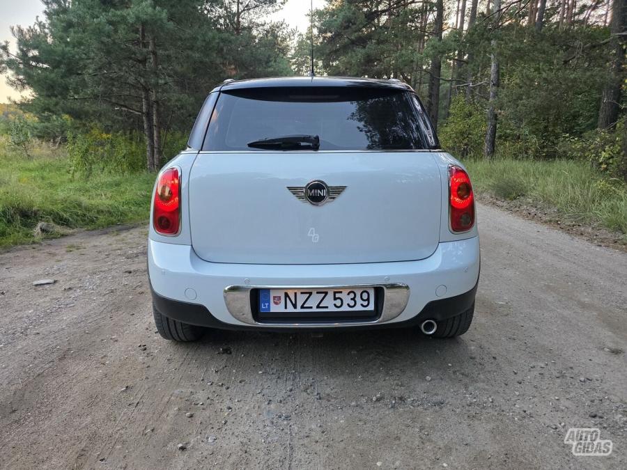 White MINI Countryman 2010 in Vilnius, with an engine capacity of 1.60 L and mileage of 290 thousand km for 4300 €, photo 8 on AUTOMOTO.COM.LV