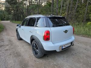 White MINI Countryman 2010 in Vilnius, with an engine capacity of 1.60 L and mileage of 290 thousand km for 4300 €, photo 9 on AUTOMOTO.COM.LV
