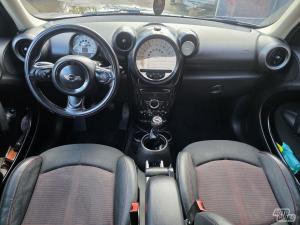 White MINI Countryman 2010 in Vilnius, with an engine capacity of 1.60 L and mileage of 290 thousand km for 4300 €, photo 11 on AUTOMOTO.COM.LV