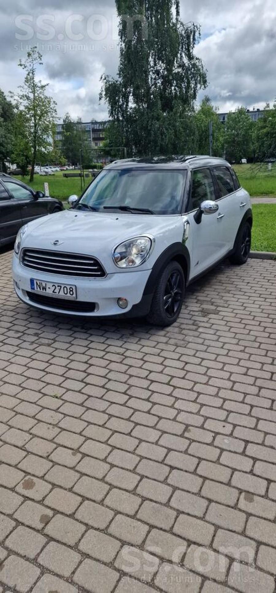 White MINI Countryman 2011 in Riga, with an engine capacity of 1.60 L and mileage of 234 thousand km for 5999 €, photo 1 on AUTOMOTO.COM.LV