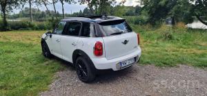 White MINI Countryman 2011 in Riga, with an engine capacity of 1.60 L and mileage of 234 thousand km for 5999 €, photo 3 on AUTOMOTO.COM.LV