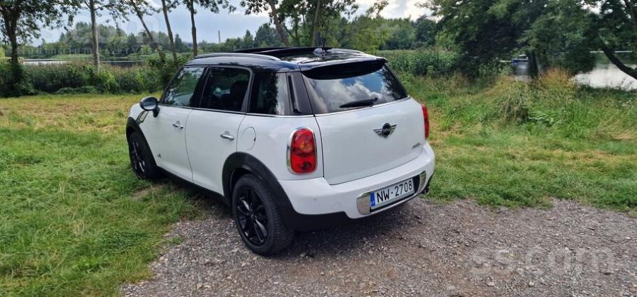 White MINI Countryman 2011 in Riga, with an engine capacity of 1.60 L and mileage of 234 thousand km for 5999 €, photo 3 on AUTOMOTO.COM.LV