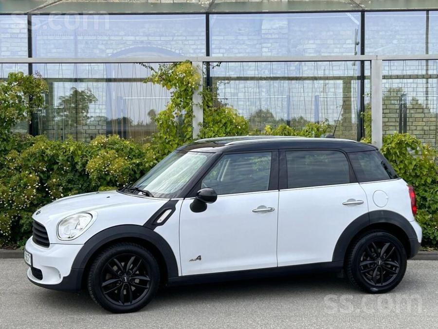 White MINI Countryman 2011 in Riga, with an engine capacity of 2.00 L and mileage of 239 thousand km for 5750 €, photo 4 on AUTOMOTO.COM.LV