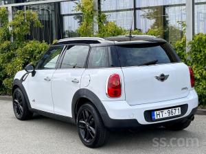 White MINI Countryman 2011 in Riga, with an engine capacity of 2.00 L and mileage of 239 thousand km for 5750 €, photo 7 on AUTOMOTO.COM.LV