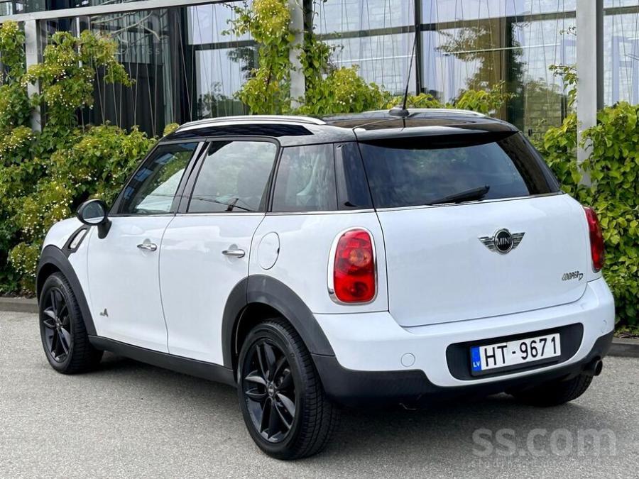 White MINI Countryman 2011 in Riga, with an engine capacity of 2.00 L and mileage of 239 thousand km for 5750 €, photo 7 on AUTOMOTO.COM.LV