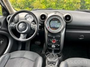 White MINI Countryman 2011 in Riga, with an engine capacity of 2.00 L and mileage of 239 thousand km for 5750 €, photo 15 on AUTOMOTO.COM.LV