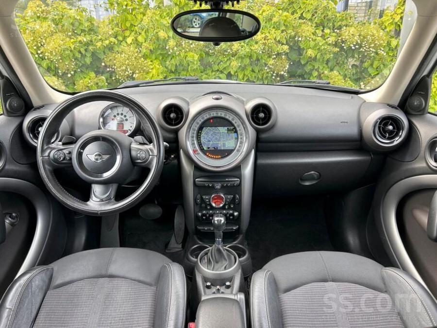 White MINI Countryman 2011 in Riga, with an engine capacity of 2.00 L and mileage of 239 thousand km for 5750 €, photo 16 on AUTOMOTO.COM.LV