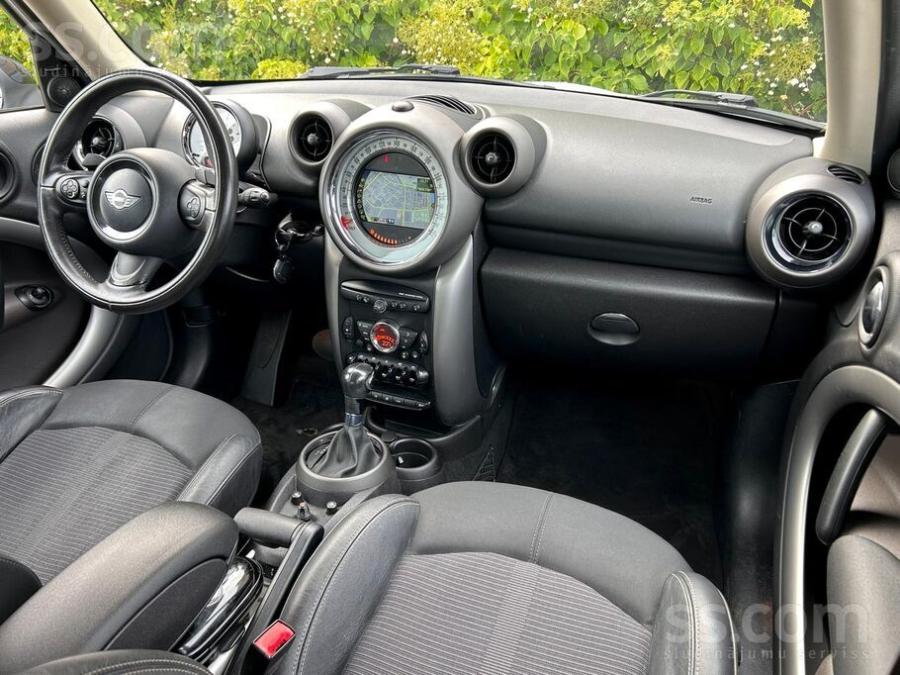 White MINI Countryman 2011 in Riga, with an engine capacity of 2.00 L and mileage of 239 thousand km for 5750 €, photo 18 on AUTOMOTO.COM.LV