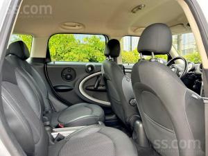 White MINI Countryman 2011 in Riga, with an engine capacity of 2.00 L and mileage of 239 thousand km for 5750 €, photo 19 on AUTOMOTO.COM.LV