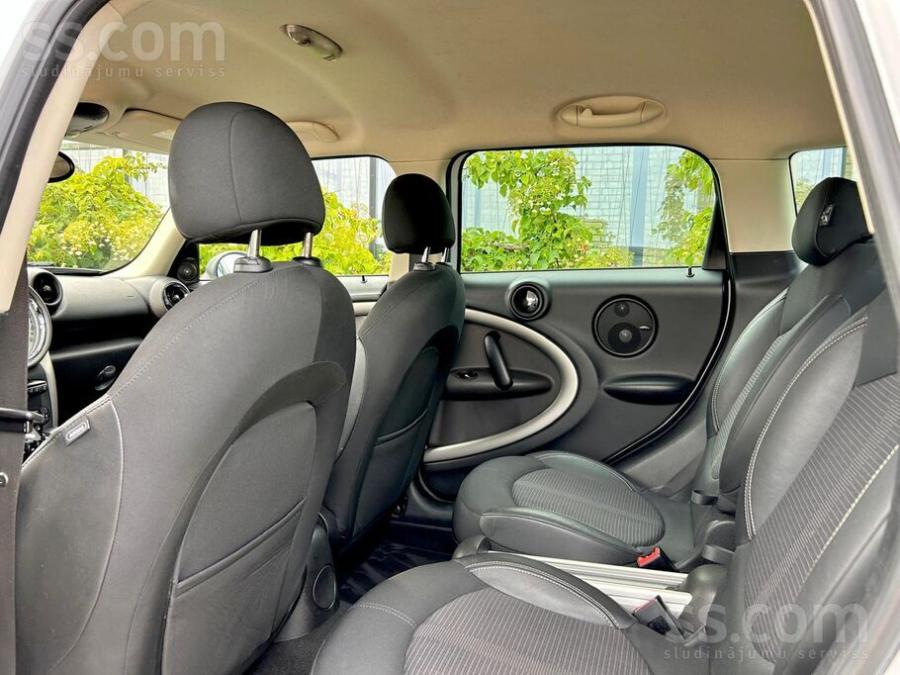 White MINI Countryman 2011 in Riga, with an engine capacity of 2.00 L and mileage of 239 thousand km for 5750 €, photo 20 on AUTOMOTO.COM.LV