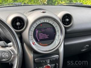 White MINI Countryman 2011 in Riga, with an engine capacity of 2.00 L and mileage of 239 thousand km for 5750 €, photo 22 on AUTOMOTO.COM.LV