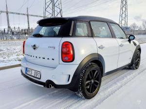 White MINI Countryman 2012 in Siauliai, with an engine capacity of 1.60 L and mileage of 142 thousand km for 6700 €, photo 5 on AUTOMOTO.COM.LV