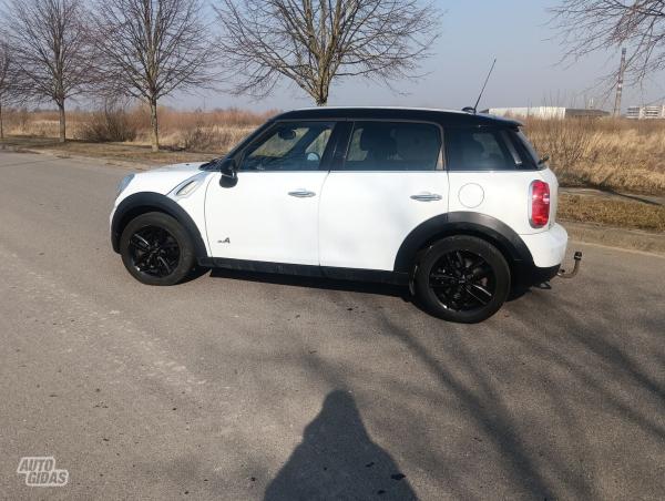 White MINI Countryman 2012 in Vilnius, with an engine capacity of 1.60 L and mileage of 269 thousand km for 4950 €, photo 2 on AUTOMOTO.COM.LV