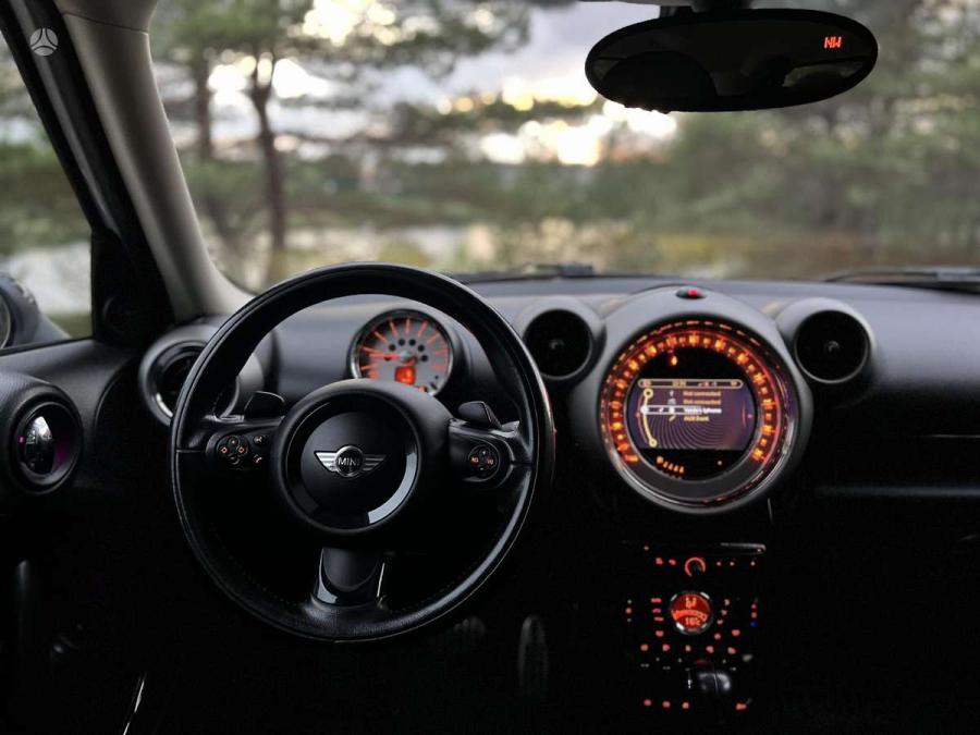 White MINI Countryman 2012 in Klaipeda, with an engine capacity of 1.60 L and mileage of 167 thousand km for 7400 €, photo 3 on AUTOMOTO.COM.LV