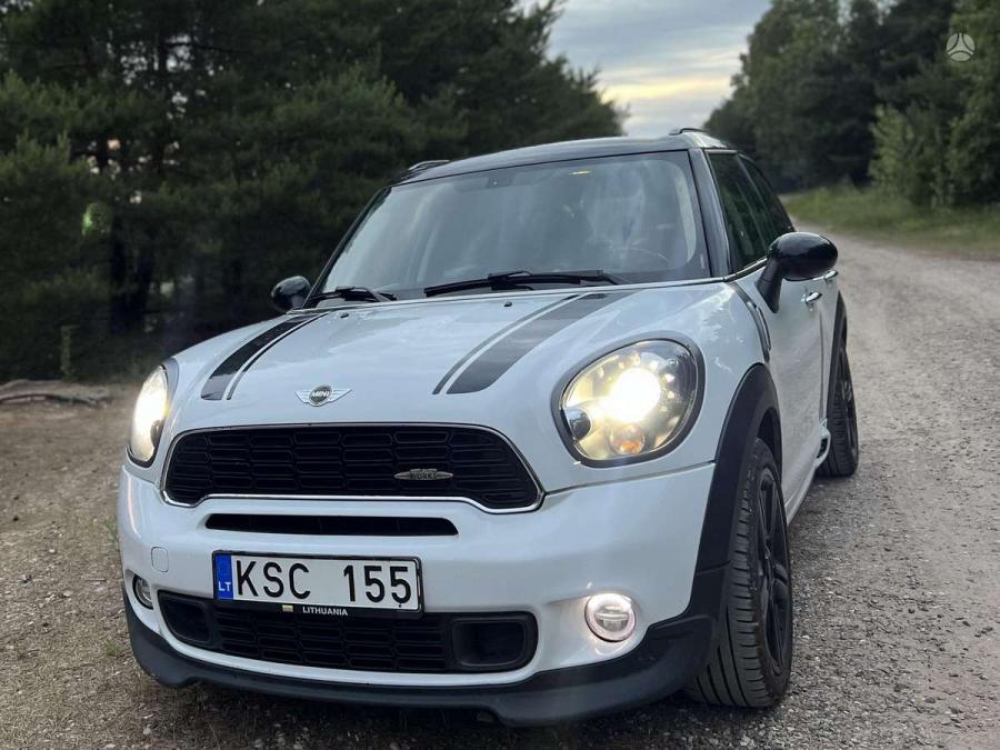 White MINI Countryman 2012 in Klaipeda, with an engine capacity of 1.60 L and mileage of 167 thousand km for 7400 €, photo 6 on AUTOMOTO.COM.LV