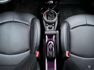 White MINI Countryman 2012 in Klaipeda, with an engine capacity of 1.60 L and mileage of 167 thousand km for 7400 €, photo 12 on AUTOMOTO.COM.LV