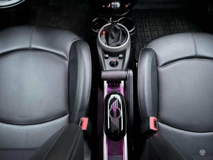 White MINI Countryman 2012 in Klaipeda, with an engine capacity of 1.60 L and mileage of 167 thousand km for 7400 €, photo 12 on AUTOMOTO.COM.LV
