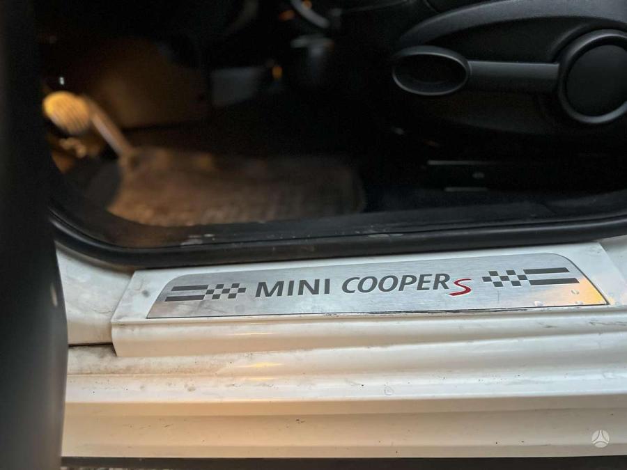 White MINI Countryman 2012 in Klaipeda, with an engine capacity of 1.60 L and mileage of 167 thousand km for 7400 €, photo 15 on AUTOMOTO.COM.LV