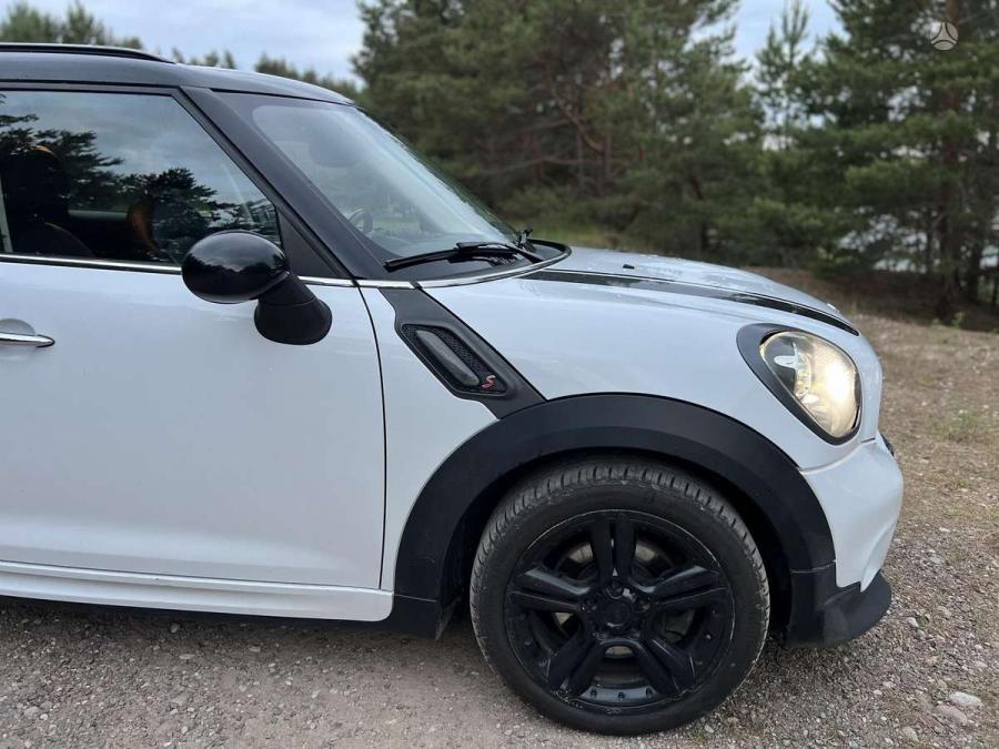 White MINI Countryman 2012 in Klaipeda, with an engine capacity of 1.60 L and mileage of 167 thousand km for 7400 €, photo 18 on AUTOMOTO.COM.LV
