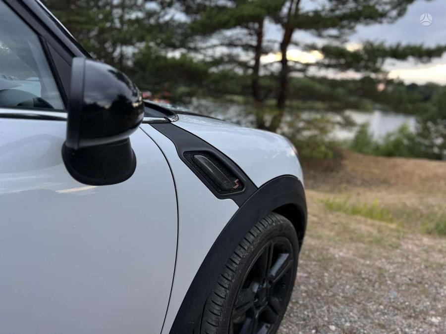 White MINI Countryman 2012 in Klaipeda, with an engine capacity of 1.60 L and mileage of 167 thousand km for 7400 €, photo 19 on AUTOMOTO.COM.LV