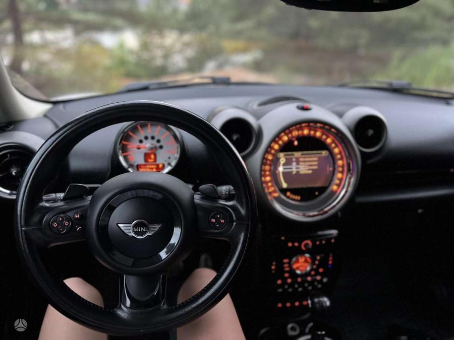 White MINI Countryman 2012 in Klaipeda, with an engine capacity of 1.60 L and mileage of 167 thousand km for 7400 €, photo 25 on AUTOMOTO.COM.LV