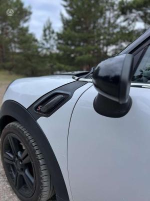 White MINI Countryman 2012 in Klaipeda, with an engine capacity of 1.60 L and mileage of 167 thousand km for 7400 €, photo 26 on AUTOMOTO.COM.LV