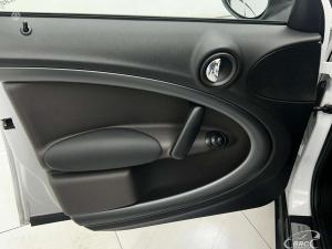 Balts MINI Countryman 2012 Viļņa, ar dzinēja tilpumu 2.00 L un nobraukumu 163 tūkst. km par 6990 €, foto 12 vietnē AUTOMOTO.COM.LV