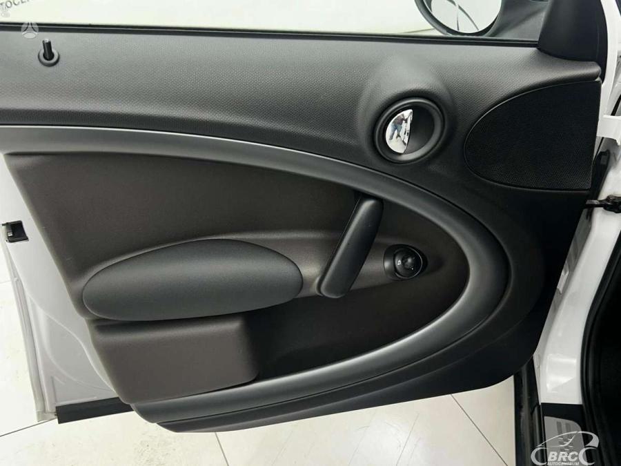 Balts MINI Countryman 2012 Viļņa, ar dzinēja tilpumu 2.00 L un nobraukumu 163 tūkst. km par 6990 €, foto 12 vietnē AUTOMOTO.COM.LV