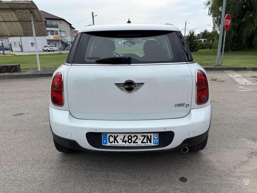 Balts MINI Countryman 2012 Tauragė, ar dzinēja tilpumu 1.60 L un nobraukumu 240 tūkst. km par 4500 €, foto 9 vietnē AUTOMOTO.COM.LV
