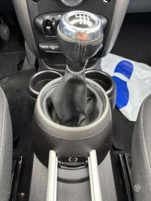 Balts MINI Countryman 2012 Tauragė, ar dzinēja tilpumu 1.60 L un nobraukumu 240 tūkst. km par 4500 €, foto 21 vietnē AUTOMOTO.COM.LV