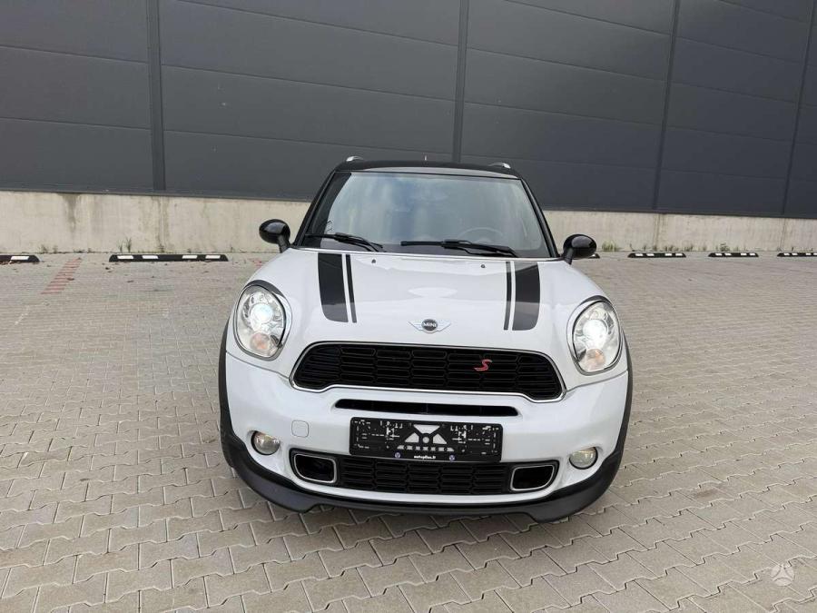 White MINI Countryman 2012 in Siauliai, with an engine capacity of 2.00 L and mileage of 222 thousand km for 5650 €, photo 3 on AUTOMOTO.COM.LV