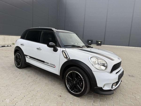 Мини Кантримен 2012 в Шяуляй на AUTOMOTO.COM.LV Белый Мини Кантримен 2012 в Шяуляй, объемом двигателя 2.00 л и пробегом 222 тыс. км за 5650 €, фото 4 на AUTOMOTO.COM.LV