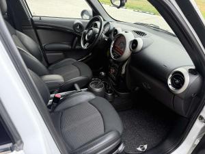 White MINI Countryman 2012 in Siauliai, with an engine capacity of 2.00 L and mileage of 222 thousand km for 5650 €, photo 11 on AUTOMOTO.COM.LV