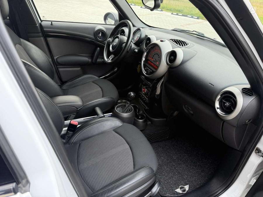 White MINI Countryman 2012 in Siauliai, with an engine capacity of 2.00 L and mileage of 222 thousand km for 5650 €, photo 11 on AUTOMOTO.COM.LV