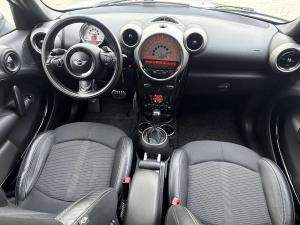 White MINI Countryman 2012 in Siauliai, with an engine capacity of 2.00 L and mileage of 222 thousand km for 5650 €, photo 17 on AUTOMOTO.COM.LV