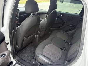 White MINI Countryman 2012 in Siauliai, with an engine capacity of 2.00 L and mileage of 222 thousand km for 5650 €, photo 18 on AUTOMOTO.COM.LV
