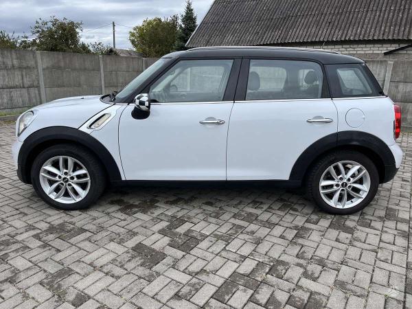 White MINI Countryman 2012 in Taurage, with an engine capacity of 1.60 L and mileage of 285 thousand km for 4300 €, photo 3 on AUTOMOTO.COM.LV