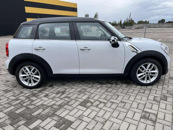 White MINI Countryman 2012 in Taurage, with an engine capacity of 1.60 L and mileage of 285 thousand km for 4300 €, photo 7 on AUTOMOTO.COM.LV