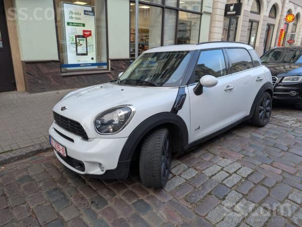 White MINI Countryman 2013 in Riga, with an engine capacity of 2.00 L and mileage of 0 thousand km for 7149 €, photo 2 on AUTOMOTO.COM.LV
