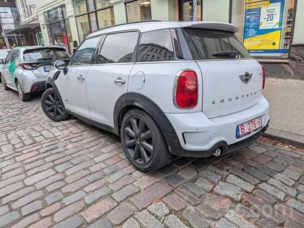 White MINI Countryman 2013 in Riga, with an engine capacity of 2.00 L and mileage of 0 thousand km for 7149 €, photo 3 on AUTOMOTO.COM.LV