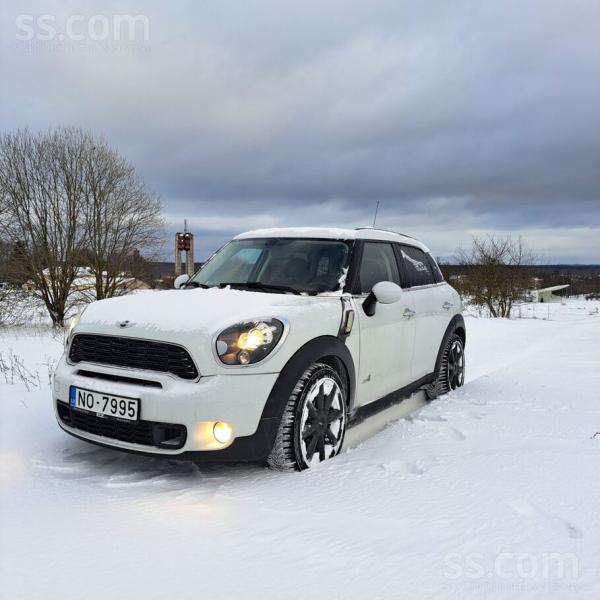 White MINI Countryman 2013 in Riga, with an engine capacity of 2.00 L and mileage of 0 thousand km for 7149 €, photo 9 on AUTOMOTO.COM.LV