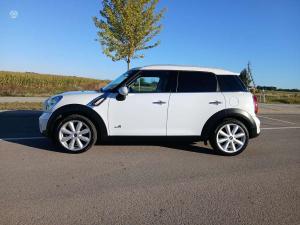 White MINI Countryman 2013 in Marijampole, with an engine capacity of 2.00 L and mileage of 132 thousand km for 8750 €, photo 4 on AUTOMOTO.COM.LV