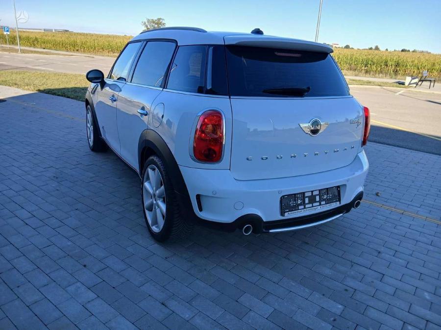 White MINI Countryman 2013 in Marijampole, with an engine capacity of 2.00 L and mileage of 132 thousand km for 8750 €, photo 12 on AUTOMOTO.COM.LV